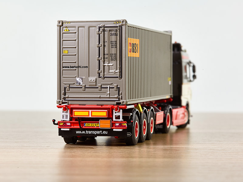 DAF XF Super Space Cab My2017 4x2 Container Trailer / 3 Axle / 30 FT ...