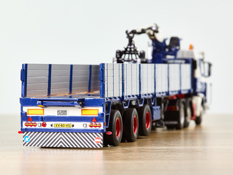 Scania 3 Series 6X2 Twinsteer Brick Trailer / 3 Axle - MiniCarWorld