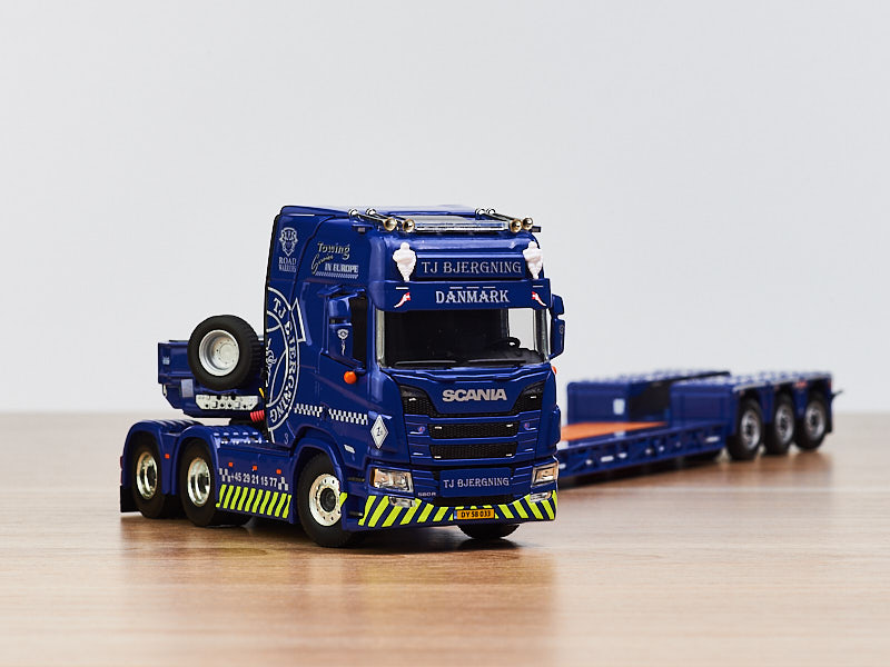 Scania R Highline CR20H 6x4 Low Loader / 3 Axle - MiniCarWorld