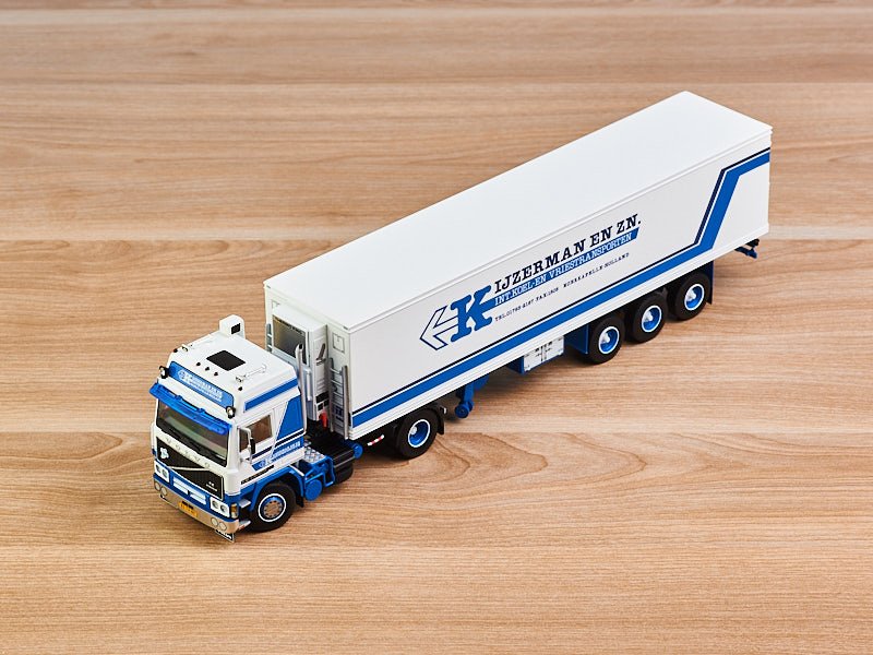 Volvo F12 Globetrotter 4x2 Classic Reefer Trailer / 3 Axle - MiniCarWorld