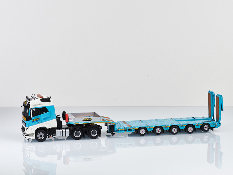 Volvo FH5 Globetrotter 6x4 Manoovr / 5 Axle - MiniCarWorld