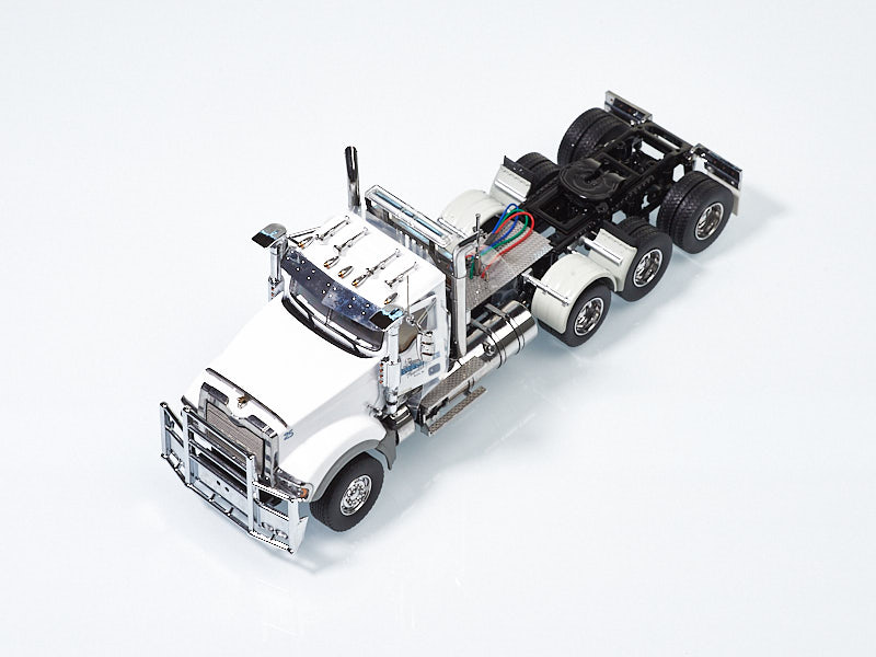 Mack Titan Tri-axle Tractor / Kyle Hemmersbach Trucking 2009 - MiniCarWorld